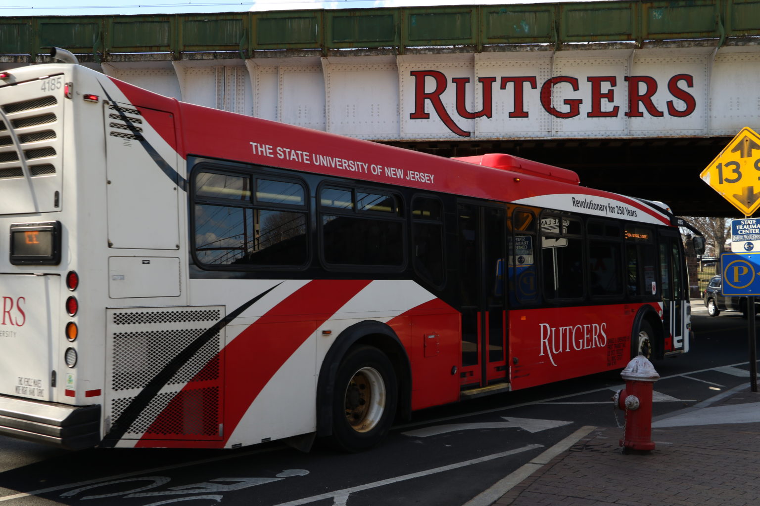 Campus Bus - Erwin Caravana